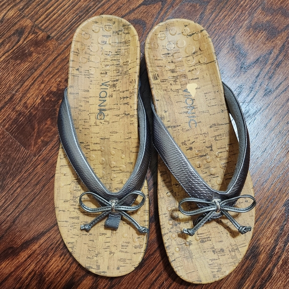 Vionic | Shoes | Vionic Sandals | Poshmark